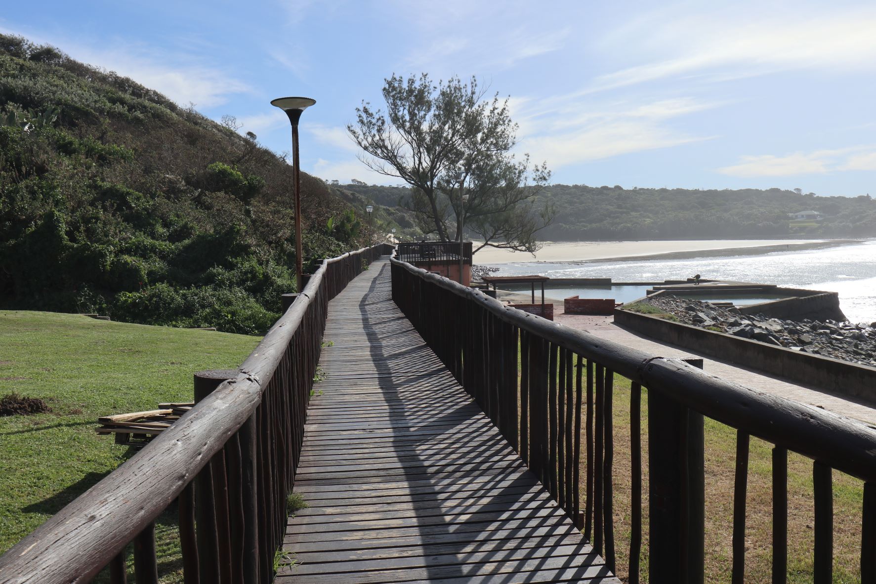 Gonubie Beach, Gonubie/East London (South Africa) – Wet and Dusty Roads
