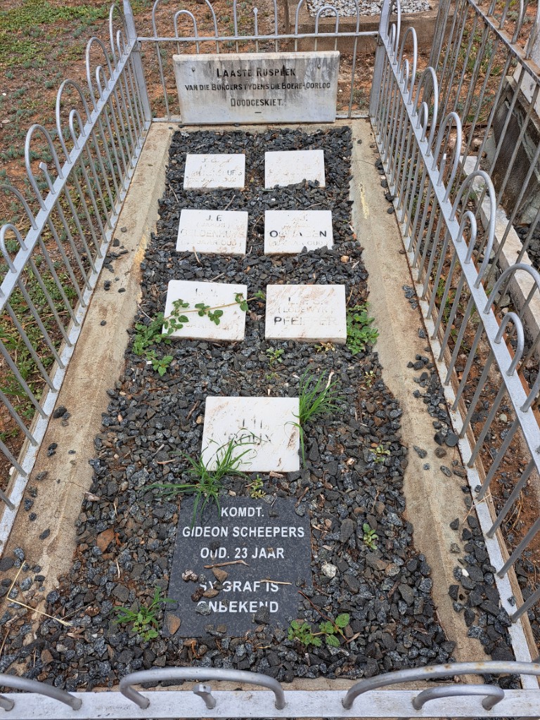War Graves, Reinet House and Dutch Reformed Church, Graaff-Reinet ...
