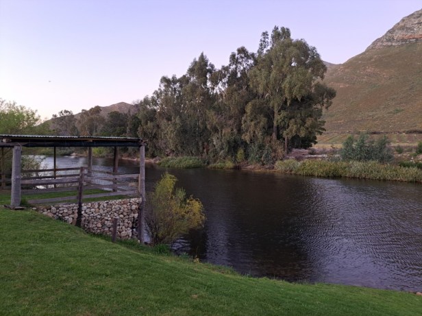 Batis & Bass River Camp, Breede River (South Africa) – Wet and Dusty Roads